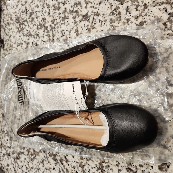 Amazon Essentials | Shoes | Womens Round Toe Ballet Flats Comfortable ...